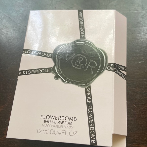 Viktor & Rolf | Other | 525 Flowerbomb Travel Sample Viktor Rolf Spray ...